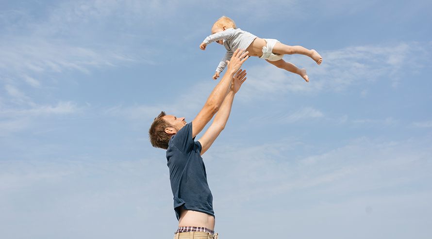 Väter in der Stillzeit – so unterstützt du deine Partnerin - babyclub.de